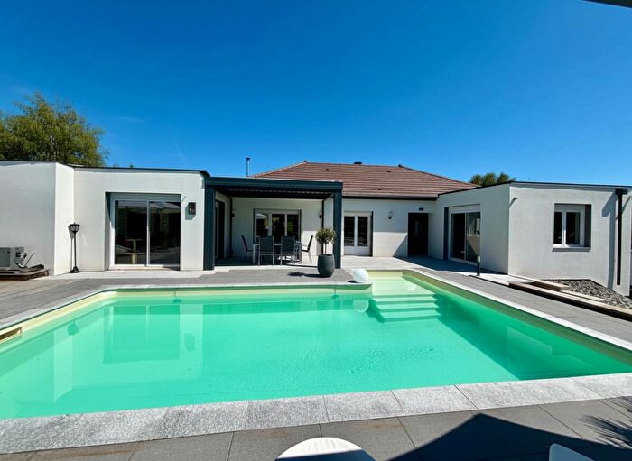 Maison 7 pièces à vendre à Laire