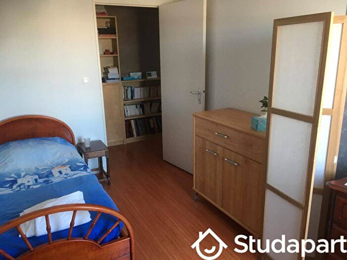 Appartement à louer - Est, Chantepie - 1 pièce - 3 chambres