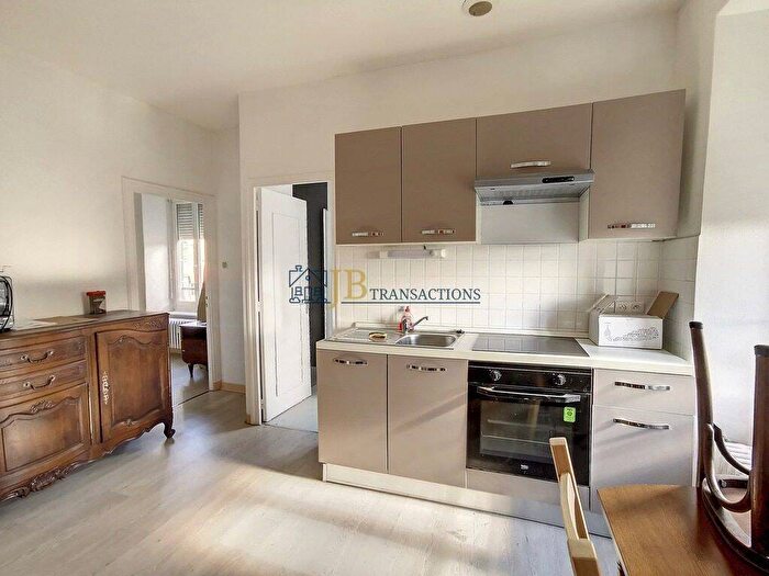 Appartement à louer - Saint-Anthème - 2 pièces - 1 chambre