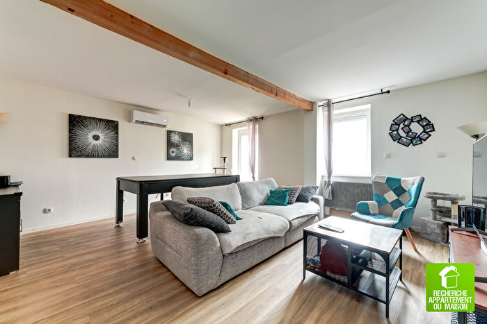 Maison à vendre - Givors, Centre-ville - 7 pièces - 3 chambres