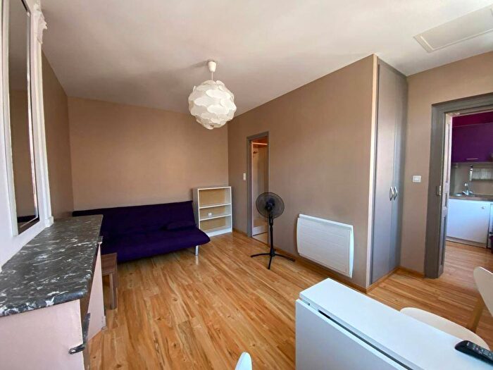 Appartement à louer - Centre Ville, Montauban - 1 pièce
