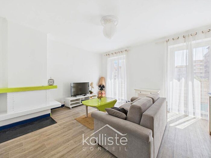 Appartement à louer - Les Jardins de lEmpereur, Ajaccio - 3 pièces - 2 chambres