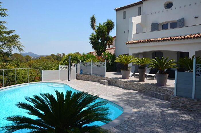 Maison 6 pièces à Saint-Raphaël, Les Arênes, à vendre