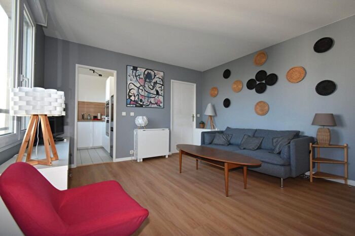 Issy-les-Moulineaux, Les Iles, La Ferme : Appartement 2 pièces à louer