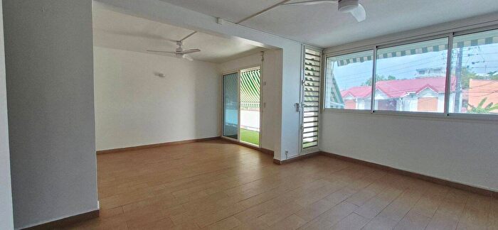 Appartement 4 pièces à louer - Les Abymes