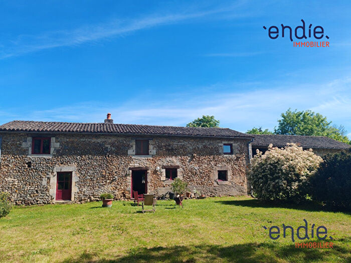 Maison 7 pièces à vendre - Ceaux-en-Couhé
