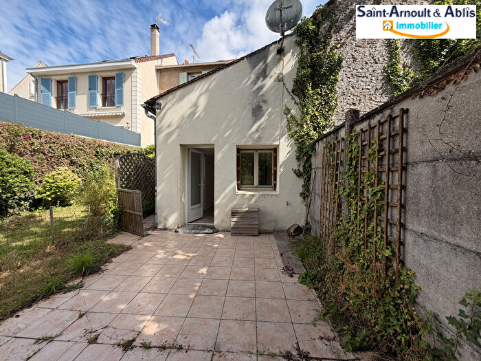 Saint-Arnoult-en-Yvelines : Maison 5 pièces à vendre