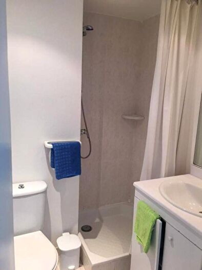 Appartement à louer - Bois Fleuri-Chevre dOr-Saint Philippe, Biot - 1 pièce