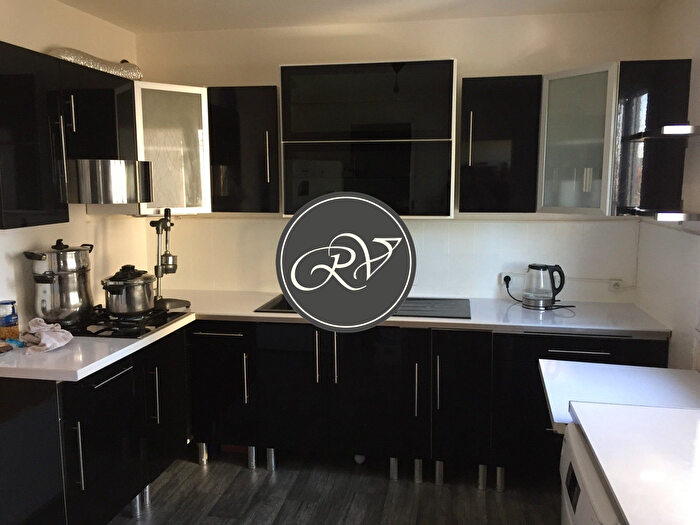 Appartement à louer - Meyzieu, Nord Ouest - 3 pièces - 2 chambres