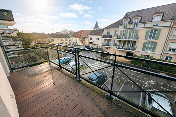 Appartement à louer - Domaine dArmainvilliers, Ozoir-la-Ferrière - 3 pièces - 2 chambres