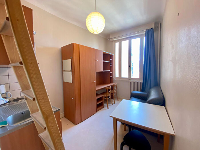 Appartement à louer - Clermont-Ferrand, Delille, Cathédrale, La Gare - 1 pièce