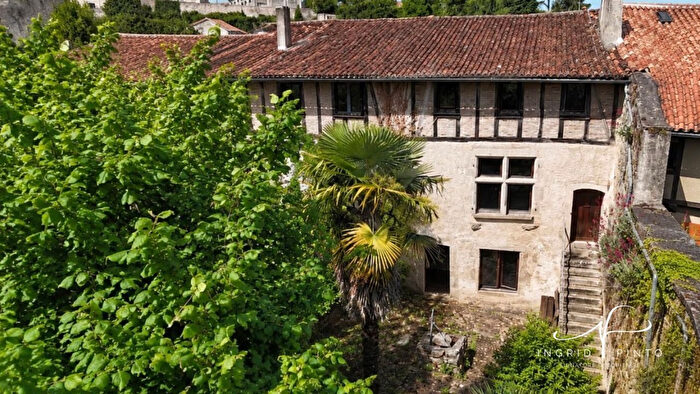 Maison 7 pièces à vendre à Parthenay