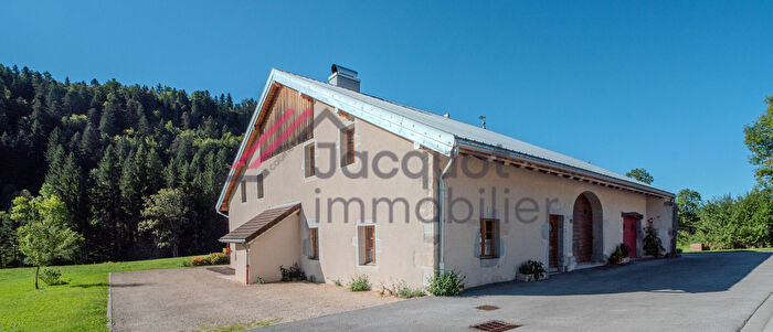 Maison à vendre - Entre-deux-Monts - 9 pièces - 7 chambres