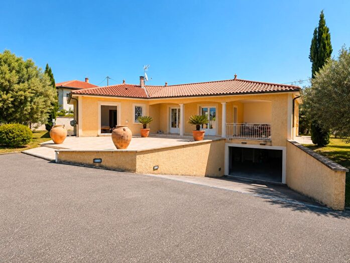 Maison 4 pièces à Décines-Charpieu, La Soie Montaberlet, à vendre