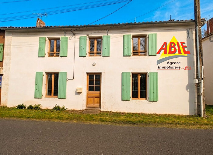 Maison à vendre - Damvix - 5 pièces - 3 chambres