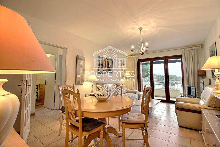 Appartement à vendre - Bormes-les-Mimosas, La Favière, Le Gau, Cap-Bénet, Cabasson, Plages - 3 pièces - 2 chambres