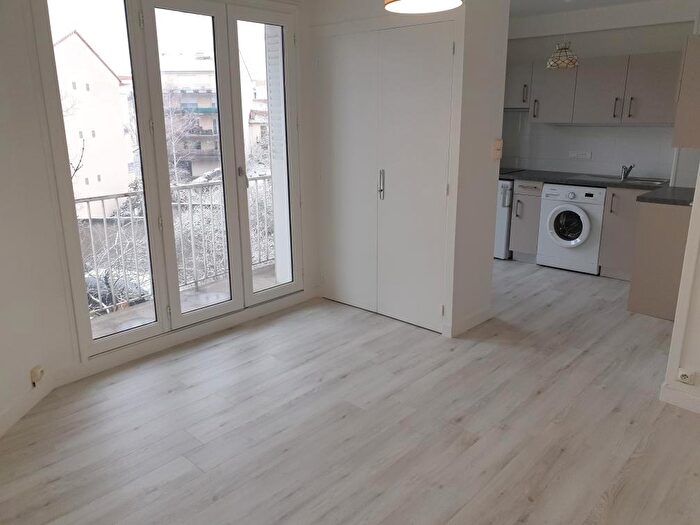 Appartement à louer - Clermont-Ferrand, Vallières, Sallins, Poncillon - 2 pièces - 1 chambre