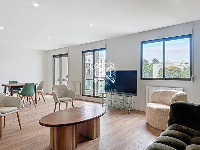 Appartement à louer - Lyon ème arrondissement - 3 pièces - 2 chambres