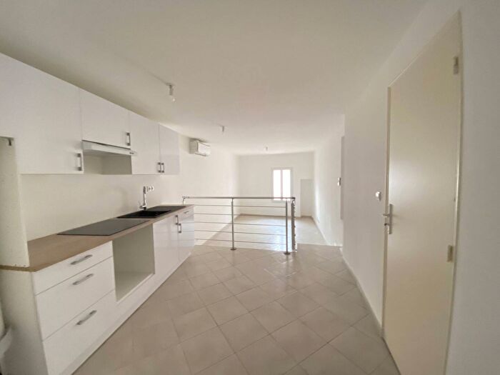 Appartement à louer - Tourves - 2 pièces - 1 chambre