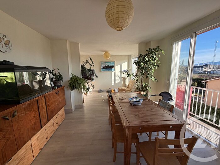 Appartement à vendre - Lannemezan - 5 pièces - 3 chambres