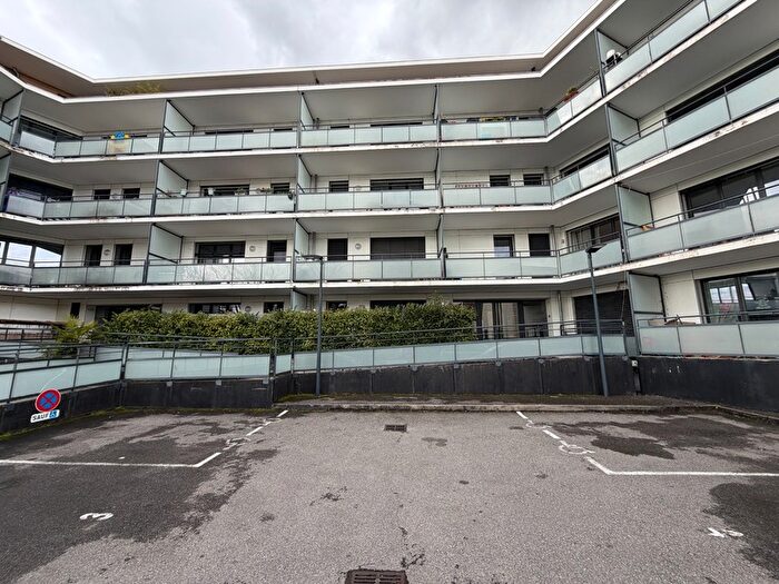 Appartement à vendre - Saint-Genis-Pouilly - 1 pièce