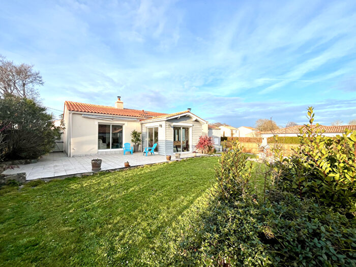 Maison à vendre - Pont-Saint-Martin - 7 pièces - 3 chambres