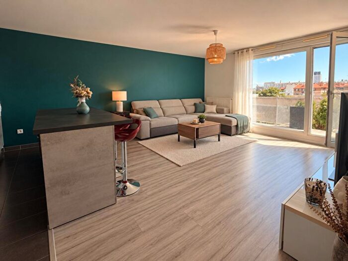 Colombes, Europe : Appartement 3 pièces à vendre