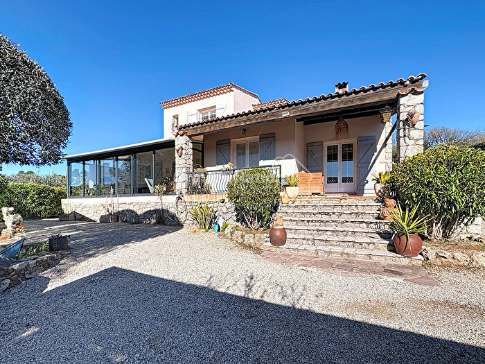 Maison à vendre - Bagnols-en-Forêt - 5 pièces - 3 chambres