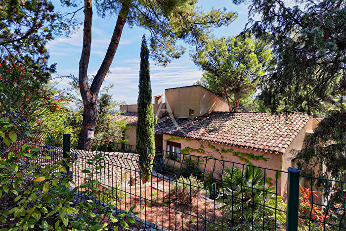 Maison 17 pièces à Pierrevert, à vendre