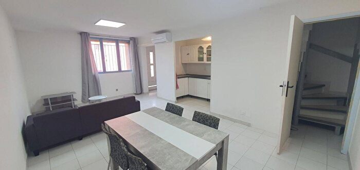 Maison à louer - Centre Ville, Elne - 3 pièces - 2 chambres