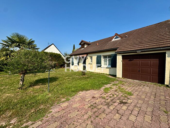 Maison à vendre - Saint-Lyé-la-Forêt - 6 pièces - 3 chambres