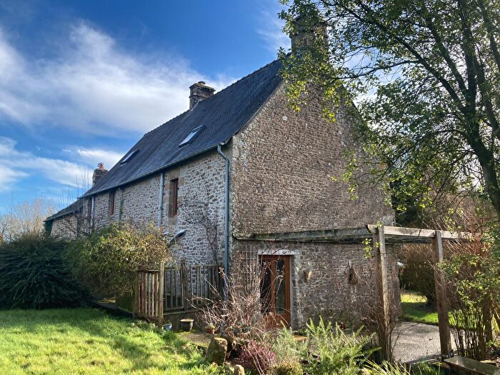 Maison à vendre - Colombiers-du-Plessis - 7 pièces - 5 chambres