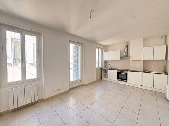 Lodi, Marseille 6ème arrondissement - Appartement 3 pièces à louer