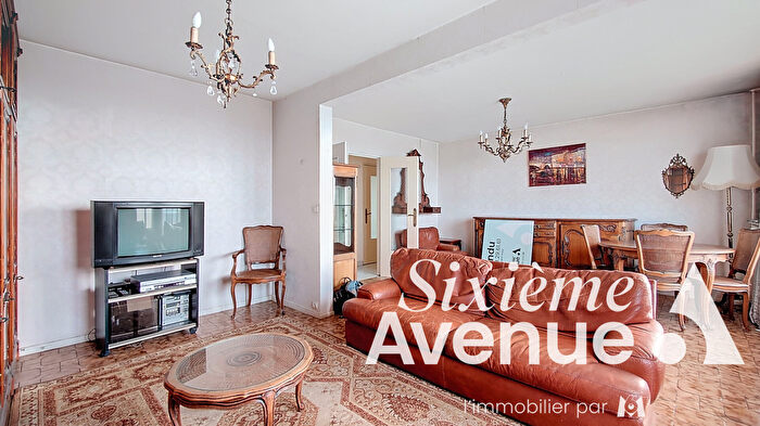 Appartement à vendre - Vénissieux, Georges Levy, Ernest Renan, Moulin à vent - 4 pièces - 2 chambres