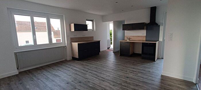 Rozier-en-Donzy : Maison 4 pièces à louer