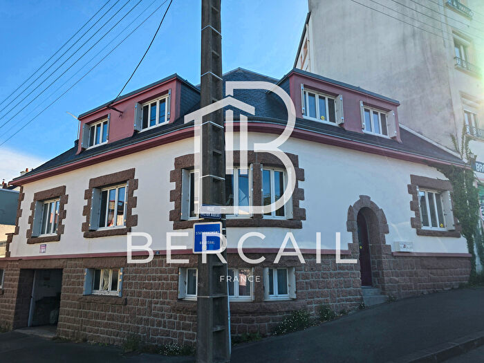 Maison à louer - Brest, Saint-Martin, Kérigonan - 8 pièces - 7 chambres