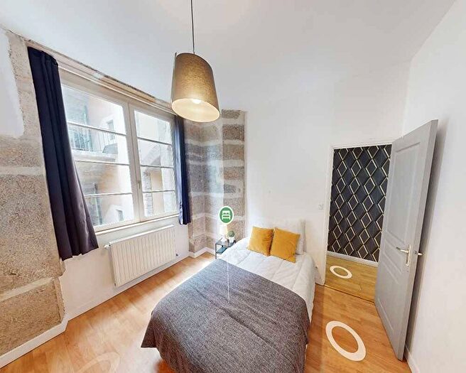 Appartement à louer - Vieux Lyon, Lyon ème arrondissement - 3 pièces - 6 chambres