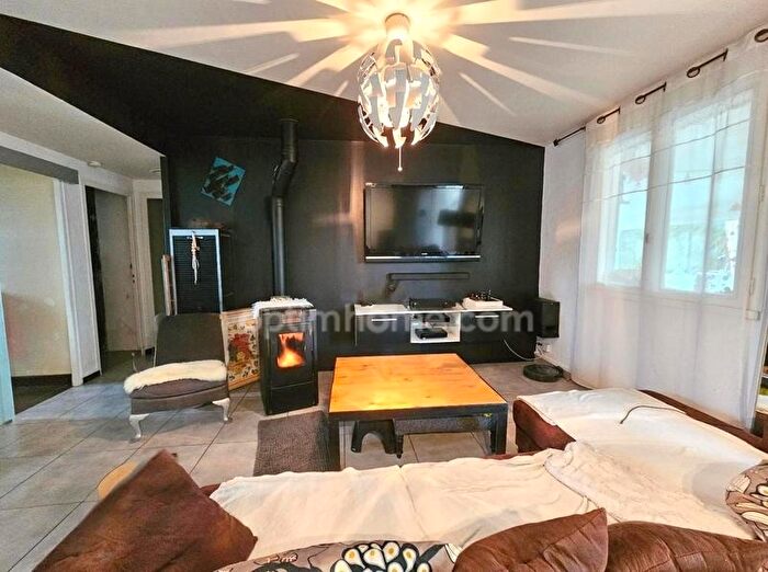 Maison à vendre - Pranzac - 4 pièces - 2 chambres