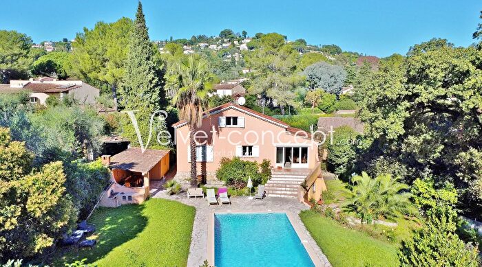 Maison à vendre - Mougins, Le Colombier, Colombe, Cabrières, Le Bordé - 9 pièces - 4 chambres