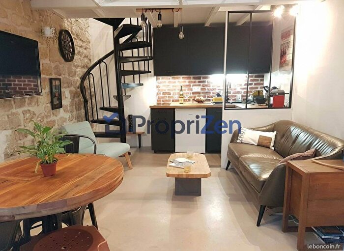 Appartement à louer - Belleville-Saint Maur, Paris ème arrondissement - 2 pièces - 1 chambre