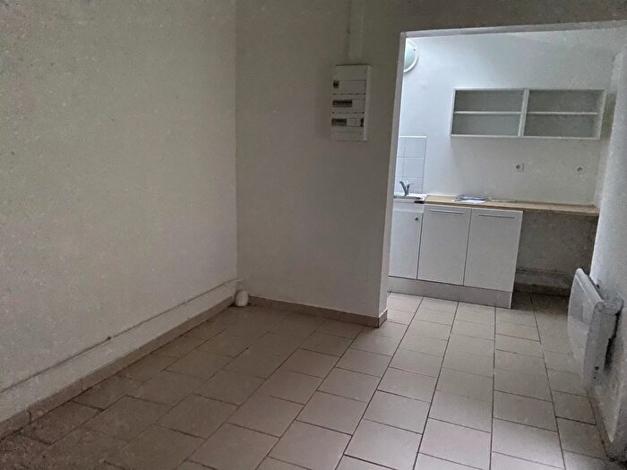 Appartement à louer - Saint-Quentin, Europe, Rémicourt - 1 pièce