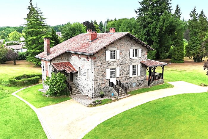 Maison 12 pièces à vendre - Chabanais