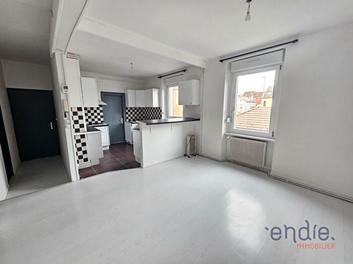 Appartement 3 pièces à Belfort, Jean-Jaurès, Châteaudun, à louer