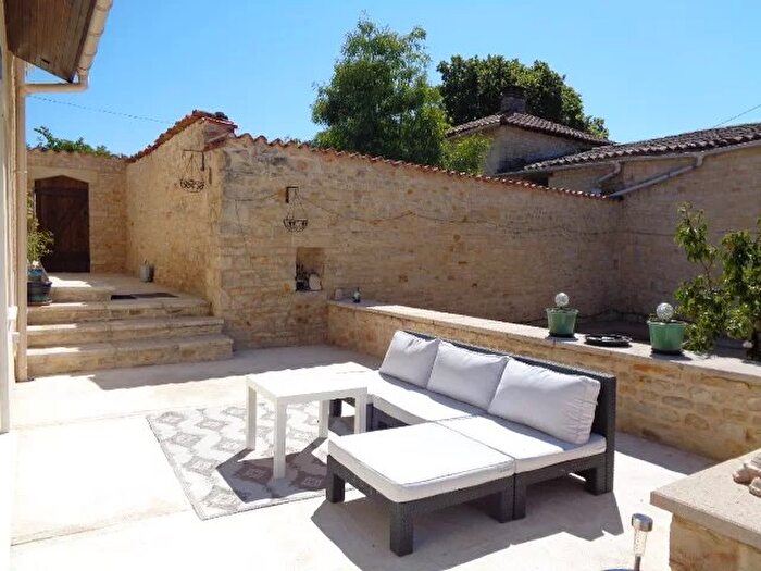 Maison à vendre - Saint-Fraigne - 5 pièces - 3 chambres