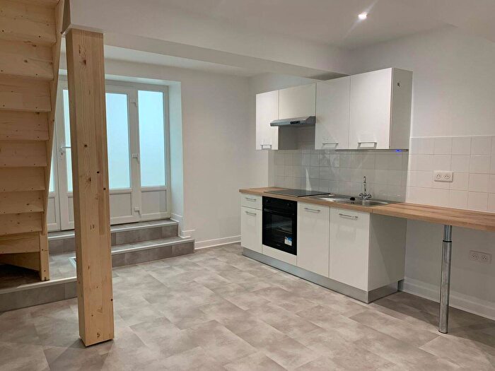 Appartement 4 pièces à Sauveterre-de-Guyenne, à louer