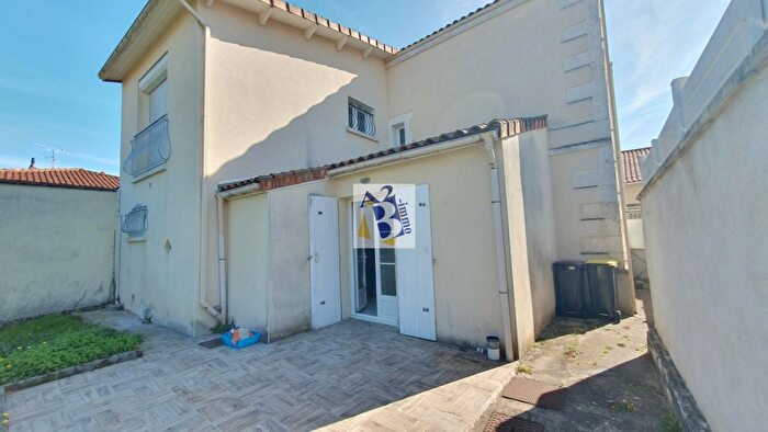 Maison à vendre - Soyaux - 5 pièces - 3 chambres