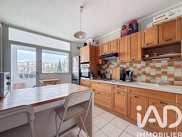 Appartement à vendre - Saint-Priest, Menival - 4 pièces - 3 chambres