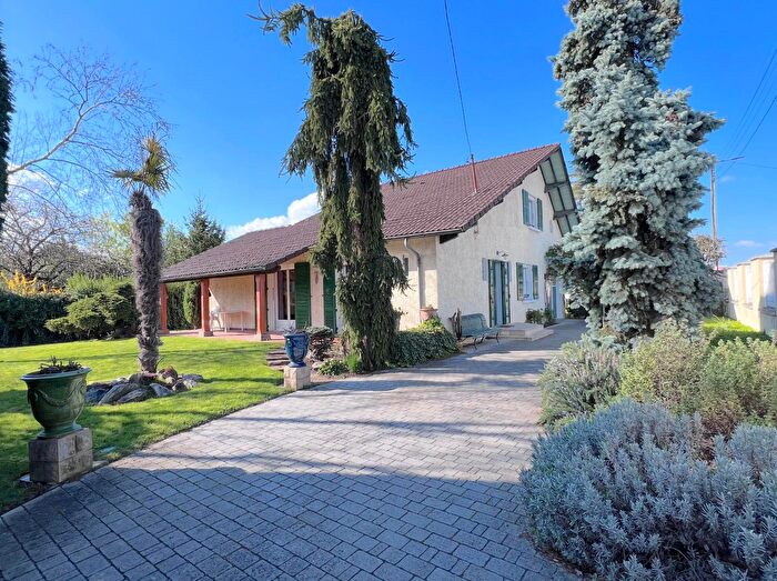 Maison 6 pièces à vendre à Décines-Charpieu, Champ Blanc