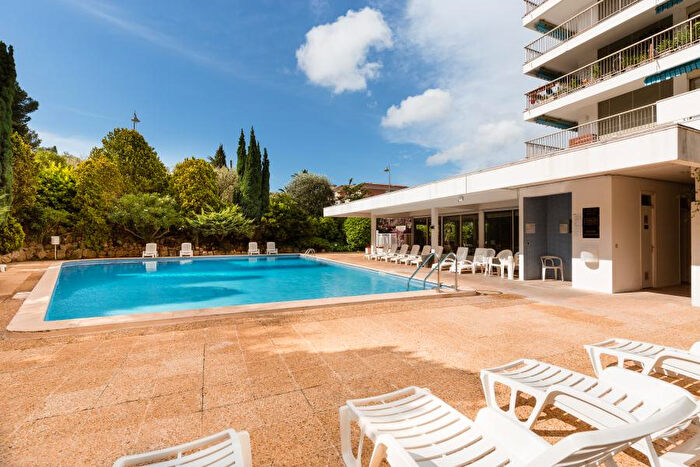 Appartement 2 pièces à vendre à Cannes, Californie Pezou