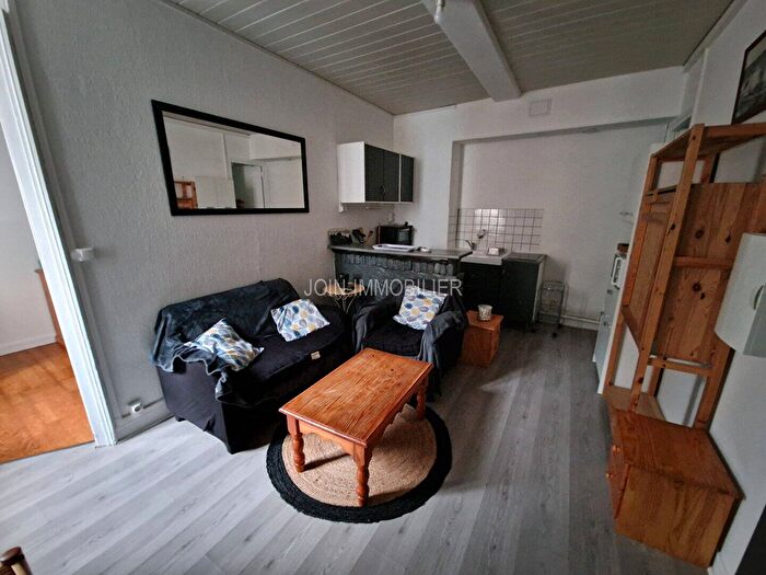 Centre Ville, Dieppe : Appartement 2 pièces à louer